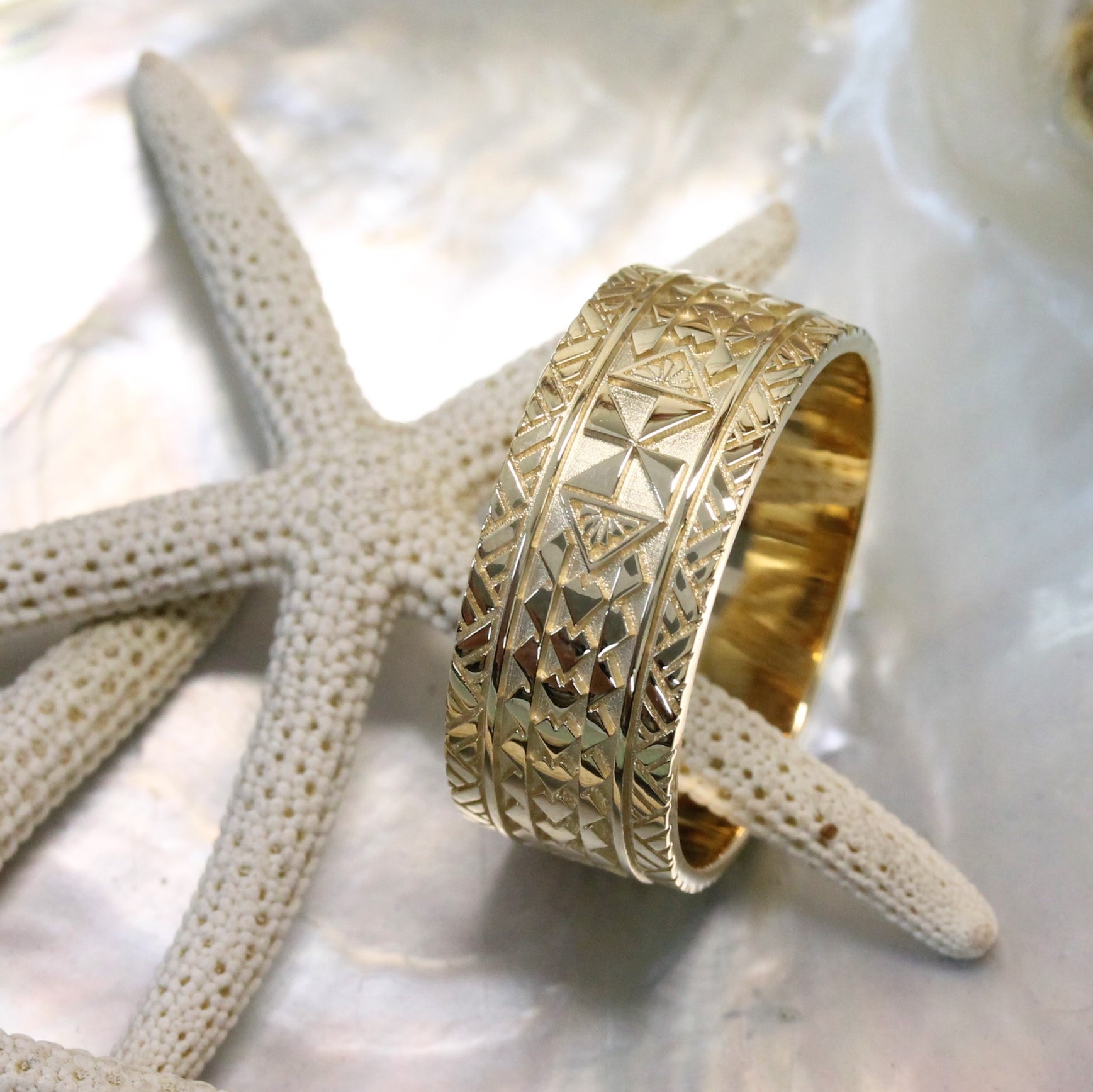 NC4721-1 - Mens Taimane Triband ring – nesiancreations